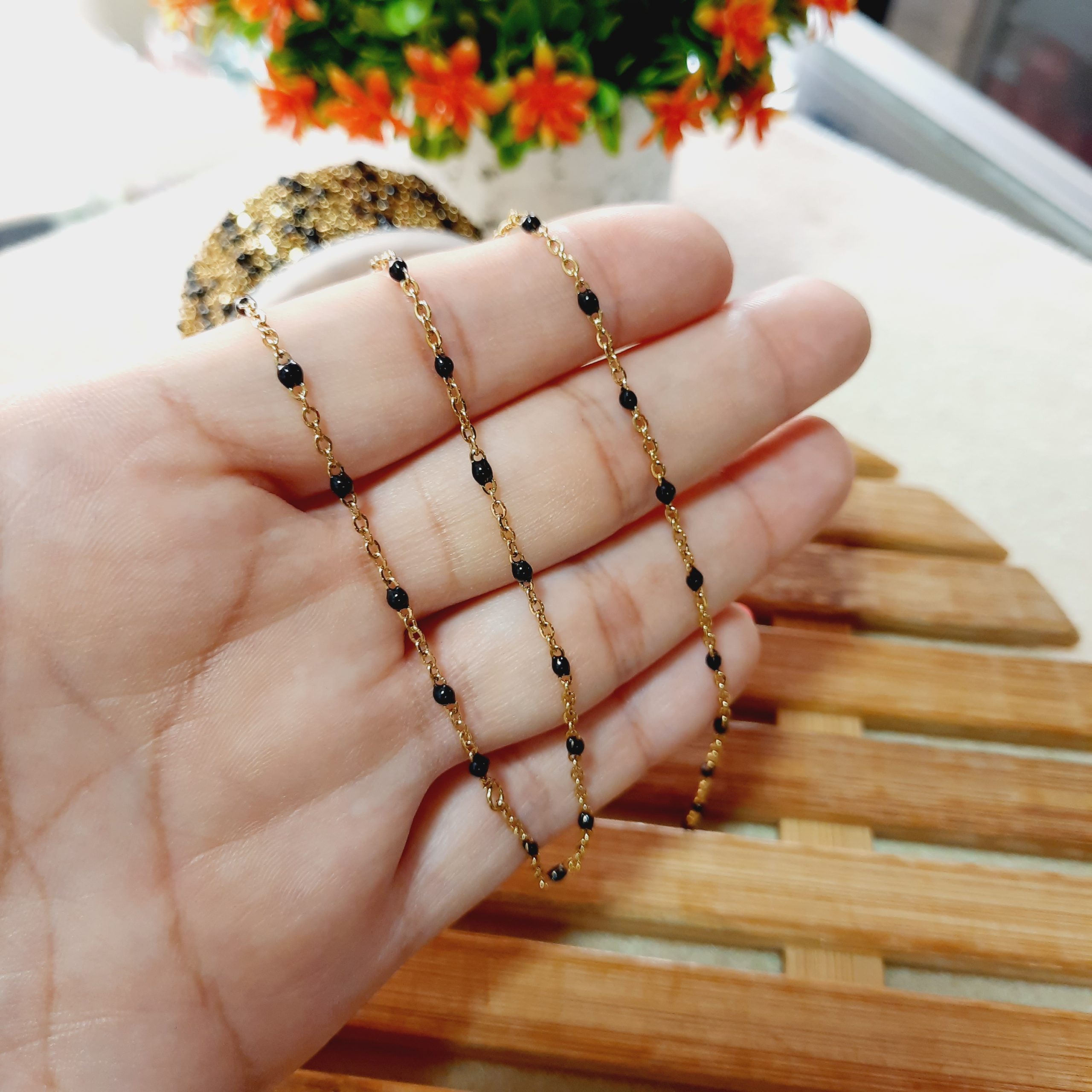 Cadena dorada de acero inoxidable puntos negros pequeños – TIENDA ...