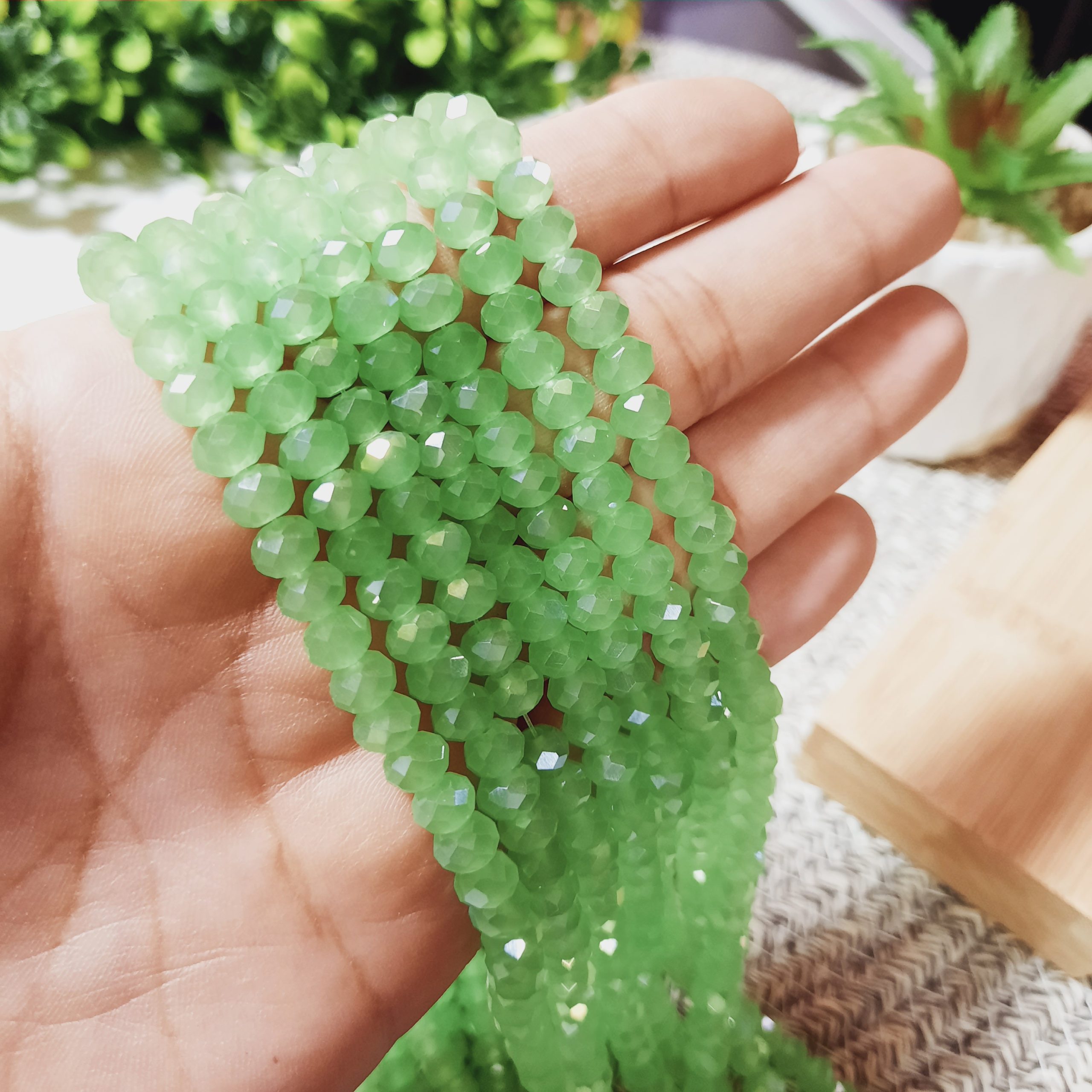 Cristal rondel color verde lima platinado – 6mm – TIENDA INSUMOS CORAL