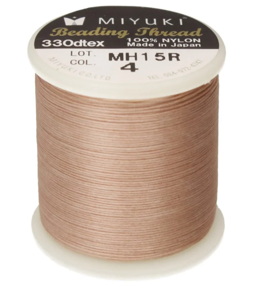 (MBT-04) HILO MIYUKI BEIGE – 50 METROS – TIENDA INSUMOS CORAL